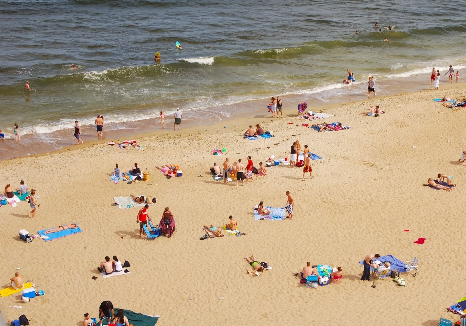 Tips for going to the beach alone - Solo Female Travelers
