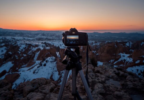 Easiest way to take good pictures of yourself alone - Solo Female Travelers