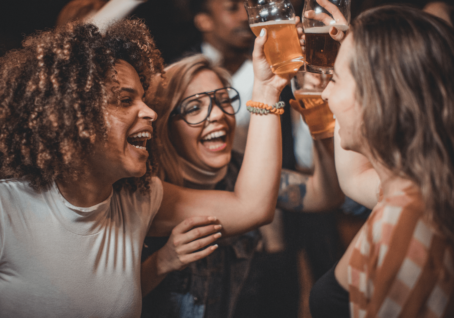 How to enjoy going to a concert alone: 20 tips for beginners - Solo ...